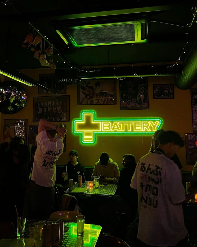 Design ditt eget neonskilt! Gratis frakt & 2 års garanti – Neon Oslo