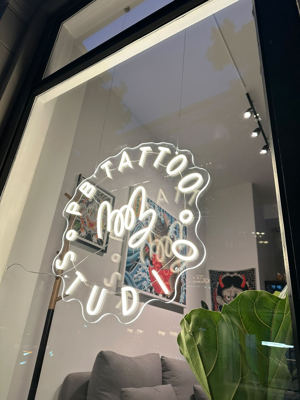 Design ditt eget neonskilt! Gratis frakt & 2 års garanti – Neon Oslo