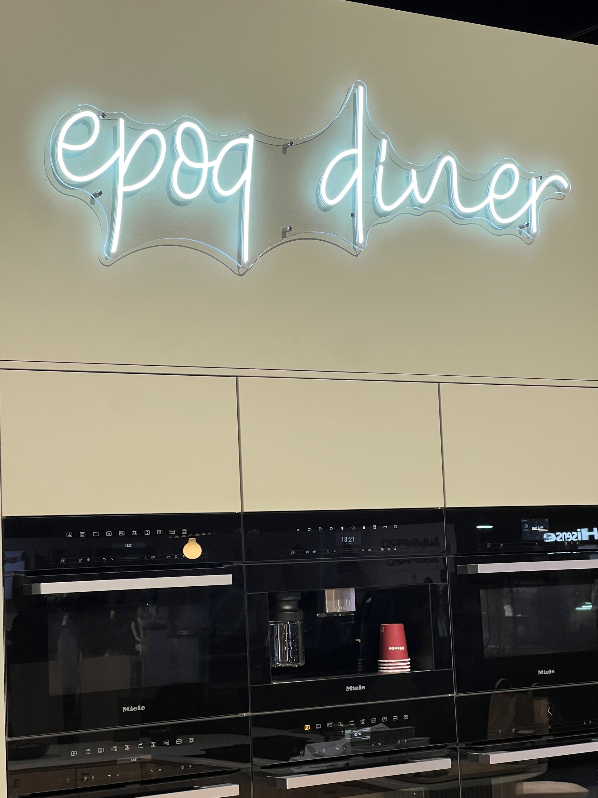 NEONOSLO | Kjøp eller design ditt eget unike neonskilt! – Neon Oslo